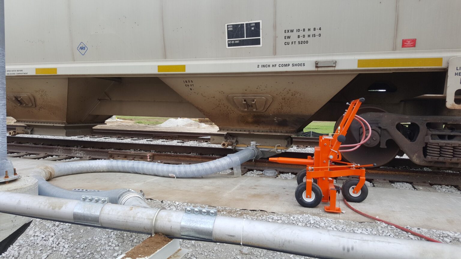 Railcar Hopper Adapter Pan | US SYSTEMS