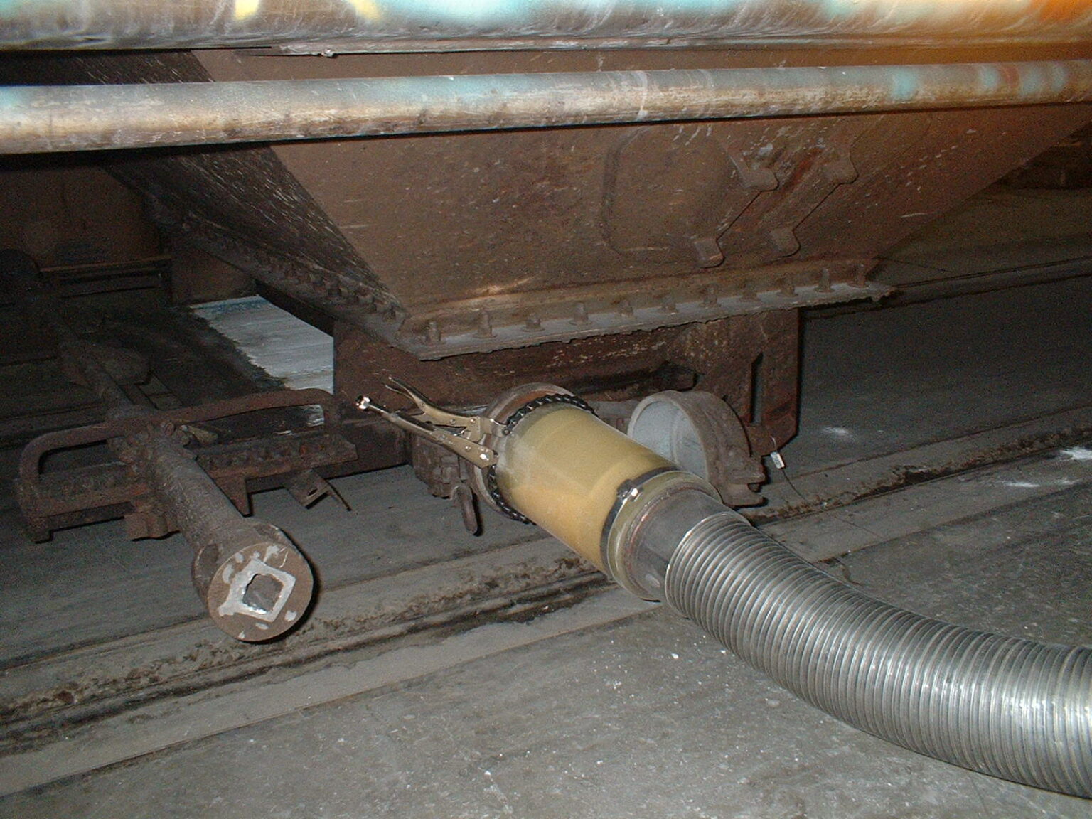 Urethane Railcar Unloading Adapter | US Systems